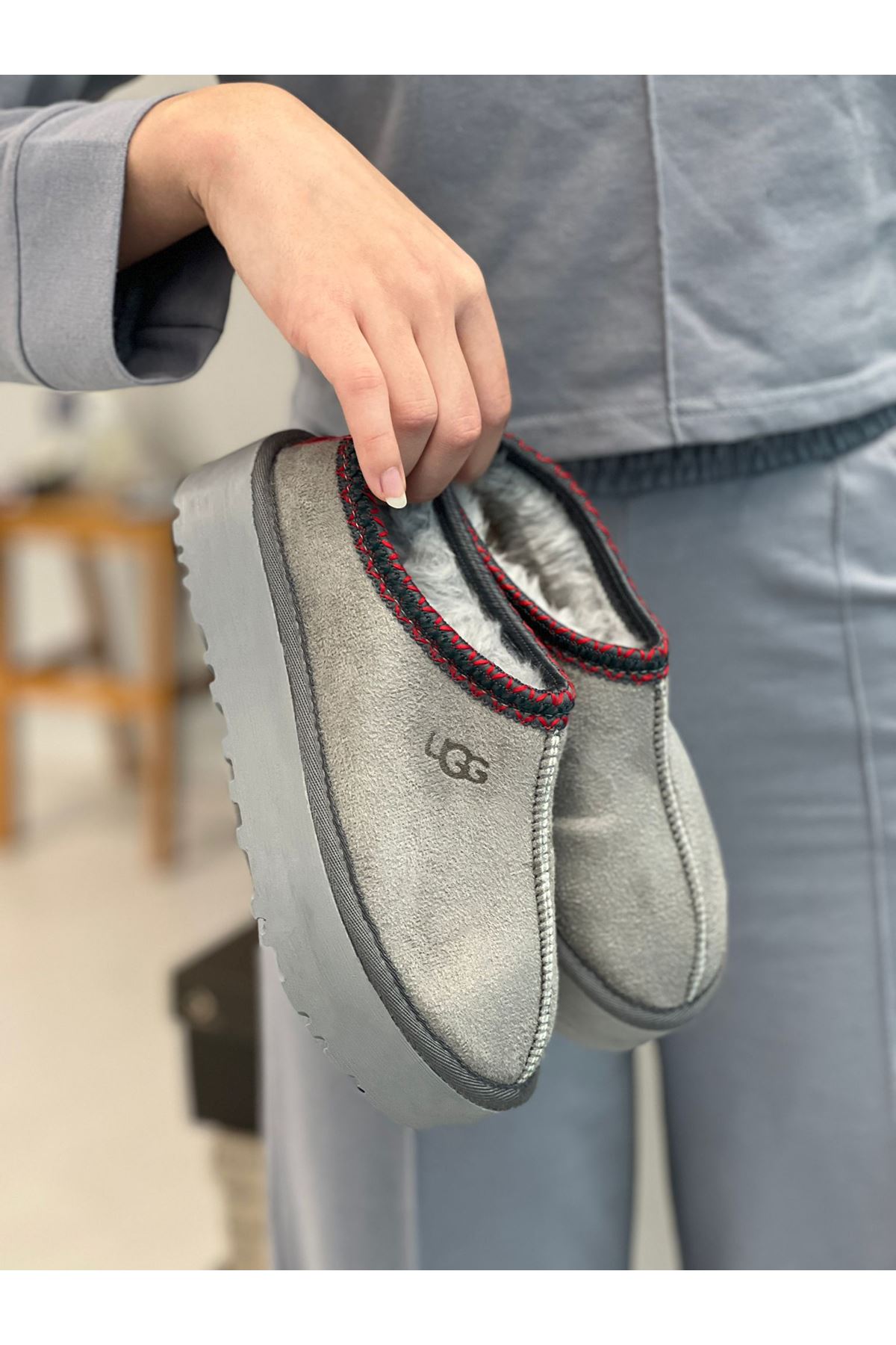 Ugg Gondol Gri, şıklığı ve konforu bir araya getiren Model Şimdi ...